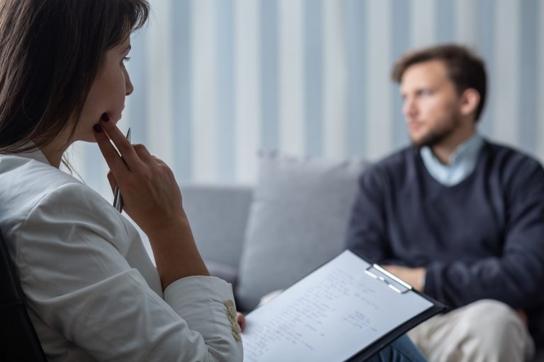 Schizophrenia vs Schizoaffective Disorder - Simple Guide Schizophrenia vs Schizoaffective Disorder - Simple Guide